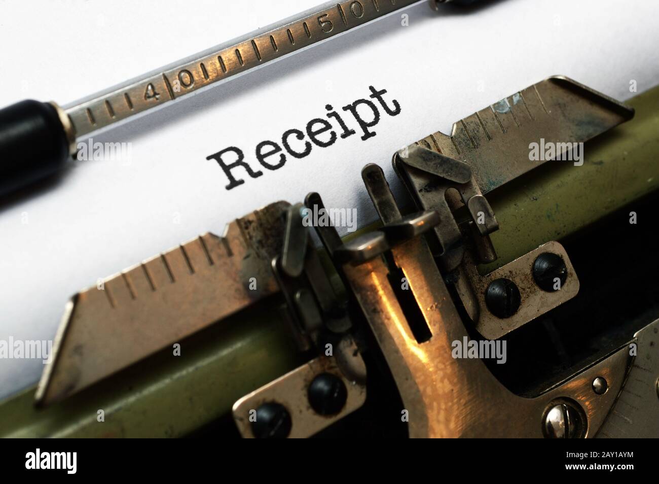 Receipt text on typewriter Stock Photo - Alamy