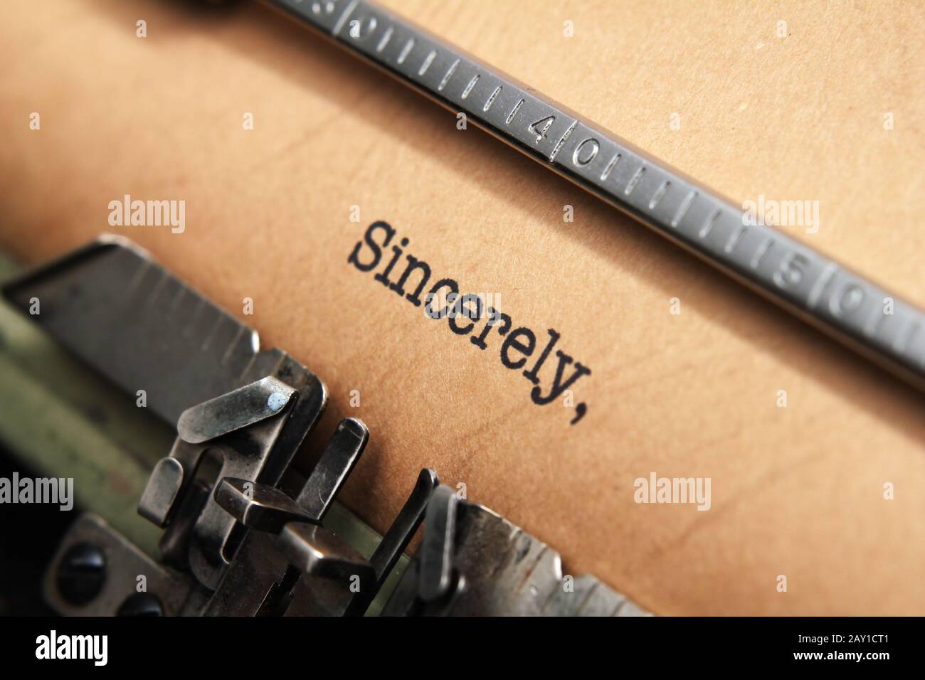 Sincerely text on typewriter Stock Photo - Alamy