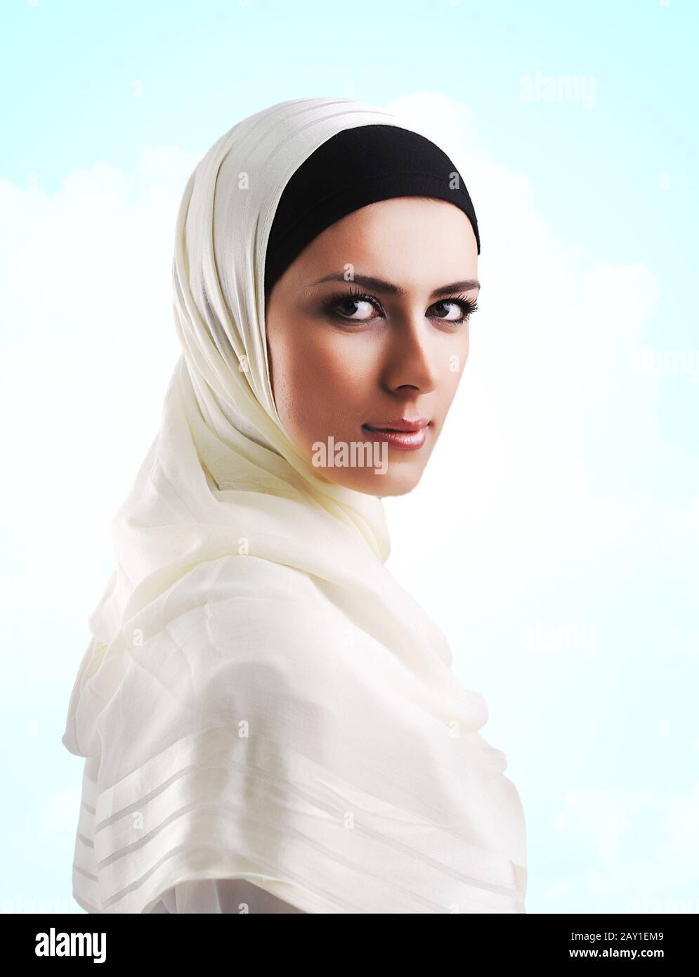 Muslim beautiful girl Stock Photo - Alamy