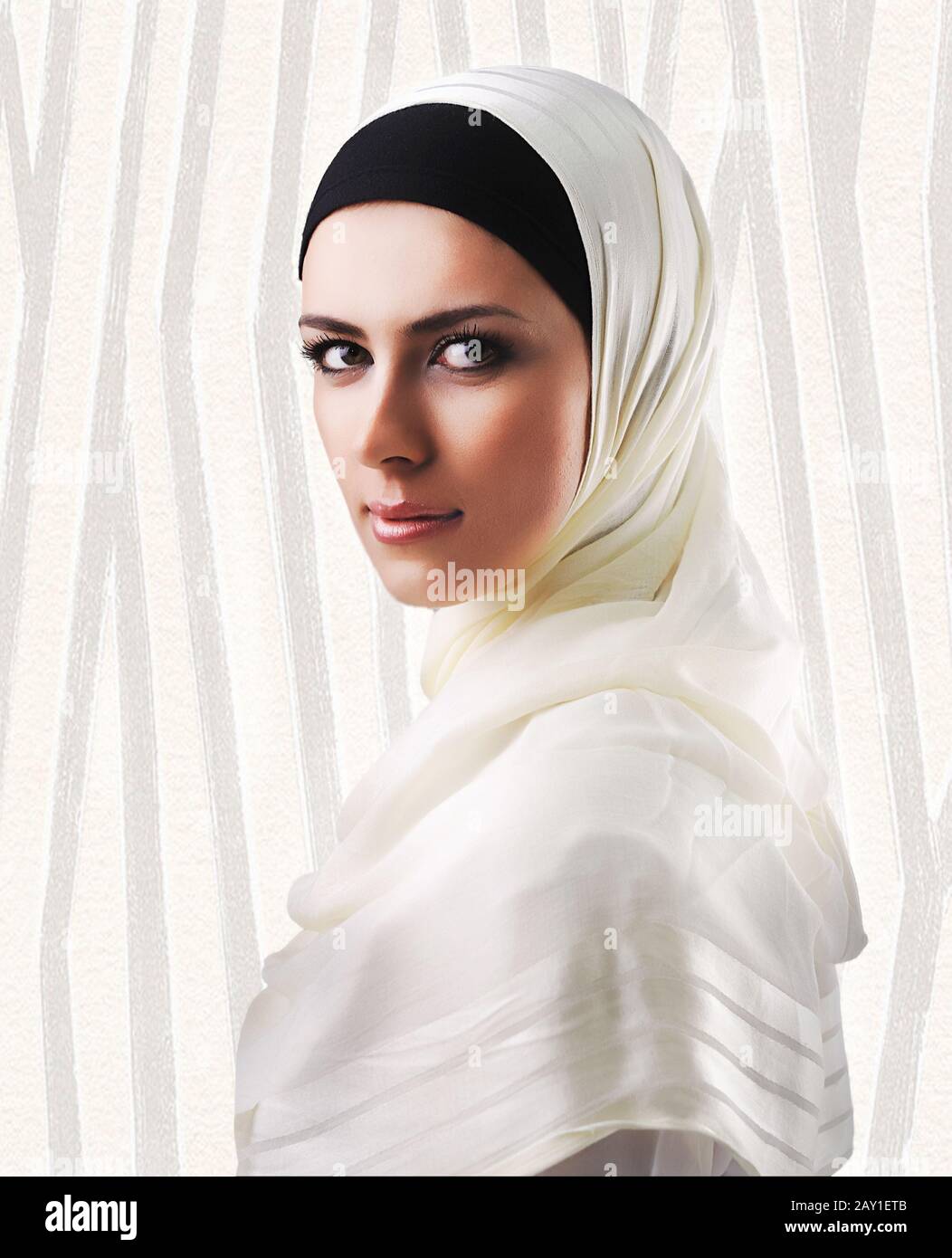 Muslim beautiful girl Stock Photo - Alamy