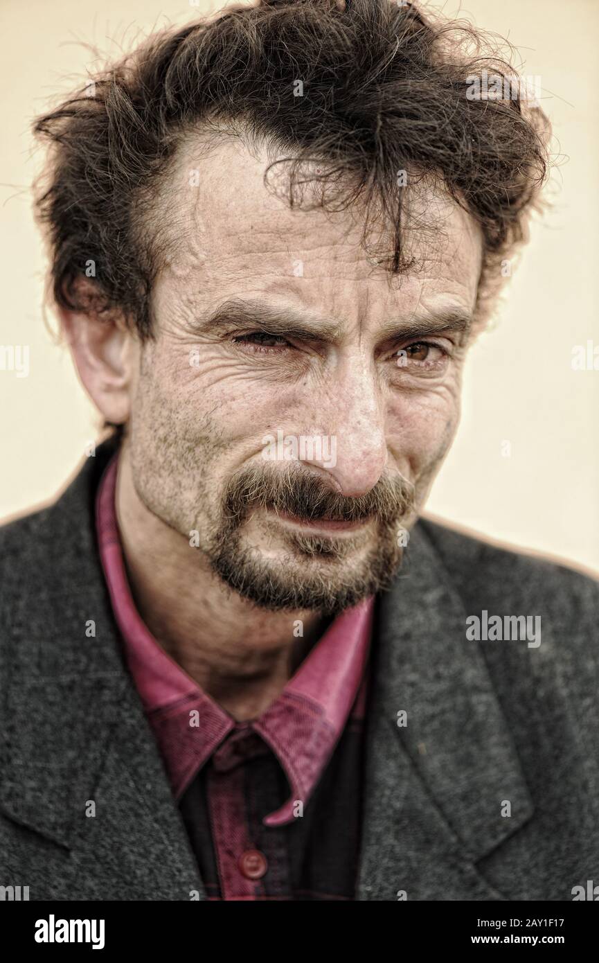 Latin male 30's head hi-res stock photography and images - Alamy