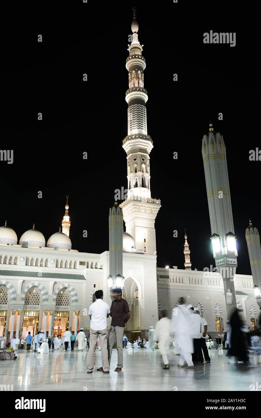 Medina Mosque at night Stock Photo - Alamy