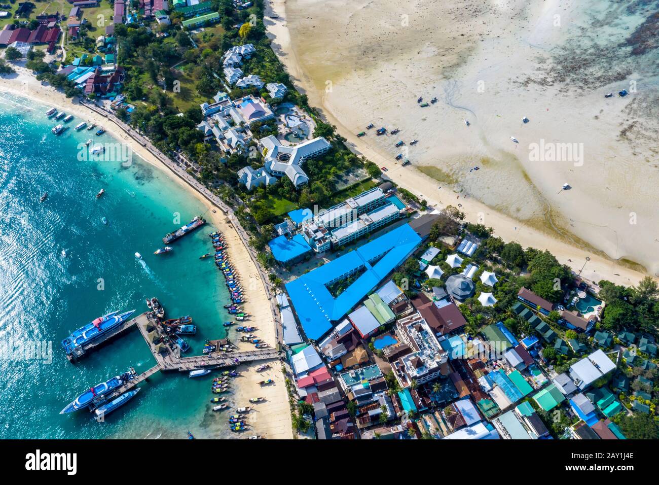 Stunning shot of tropical island harbor on a refreshing tranquil ...