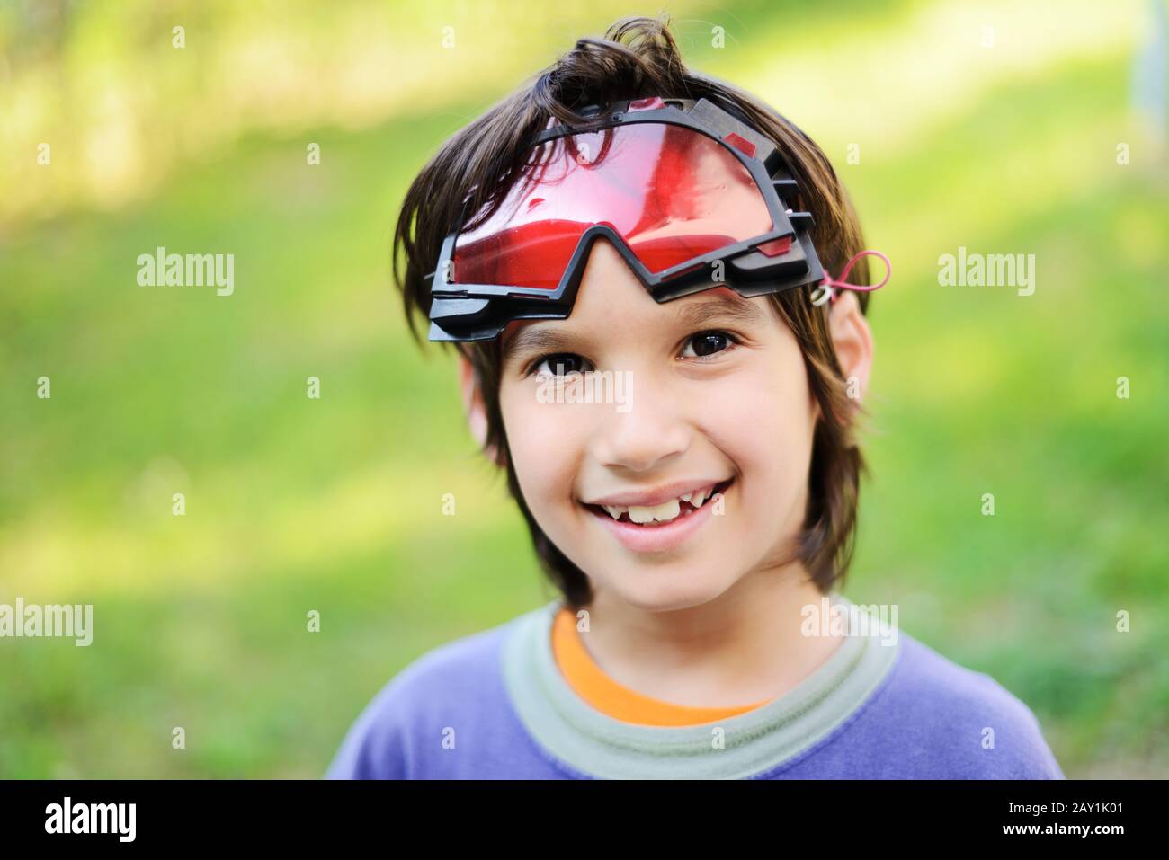 Small kid playing Stock Photo - Alamy