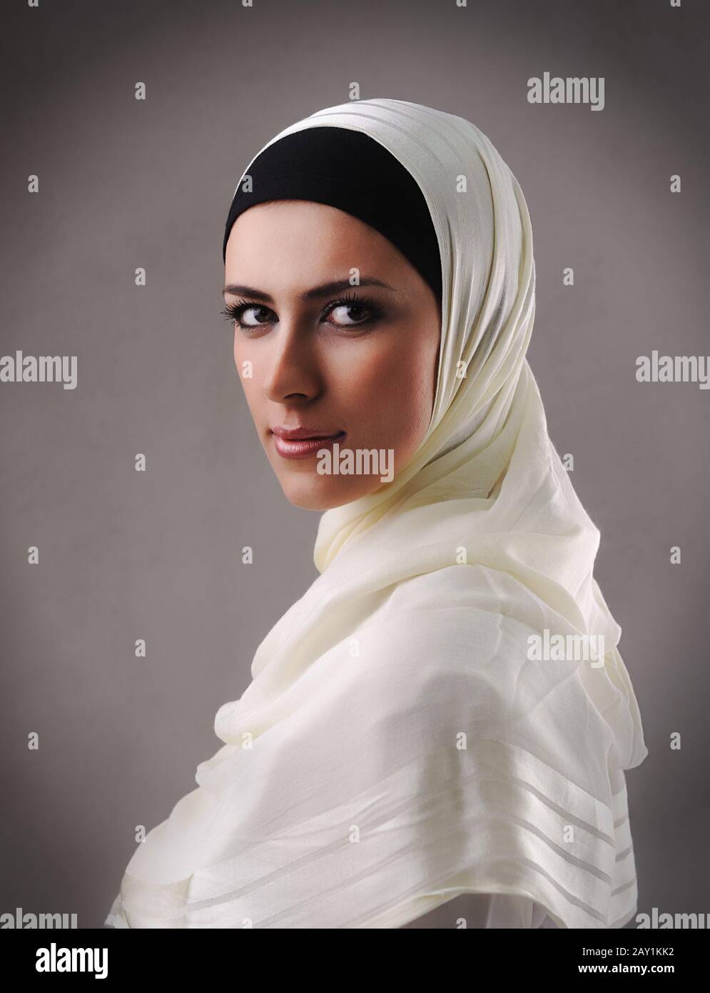 Muslim beautiful girl Stock Photo - Alamy