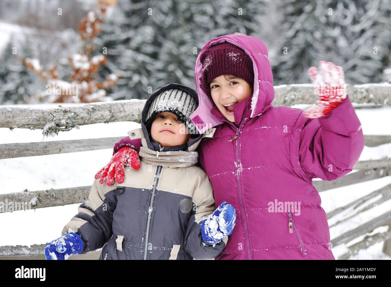 Kids dad snow hi-res stock photography and images - Alamy