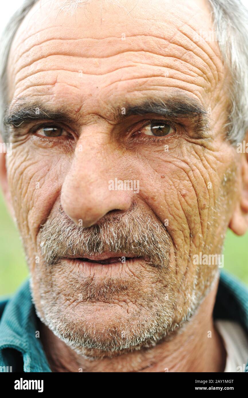 Portrait man 60s profile hi-res stock photography and images - Alamy