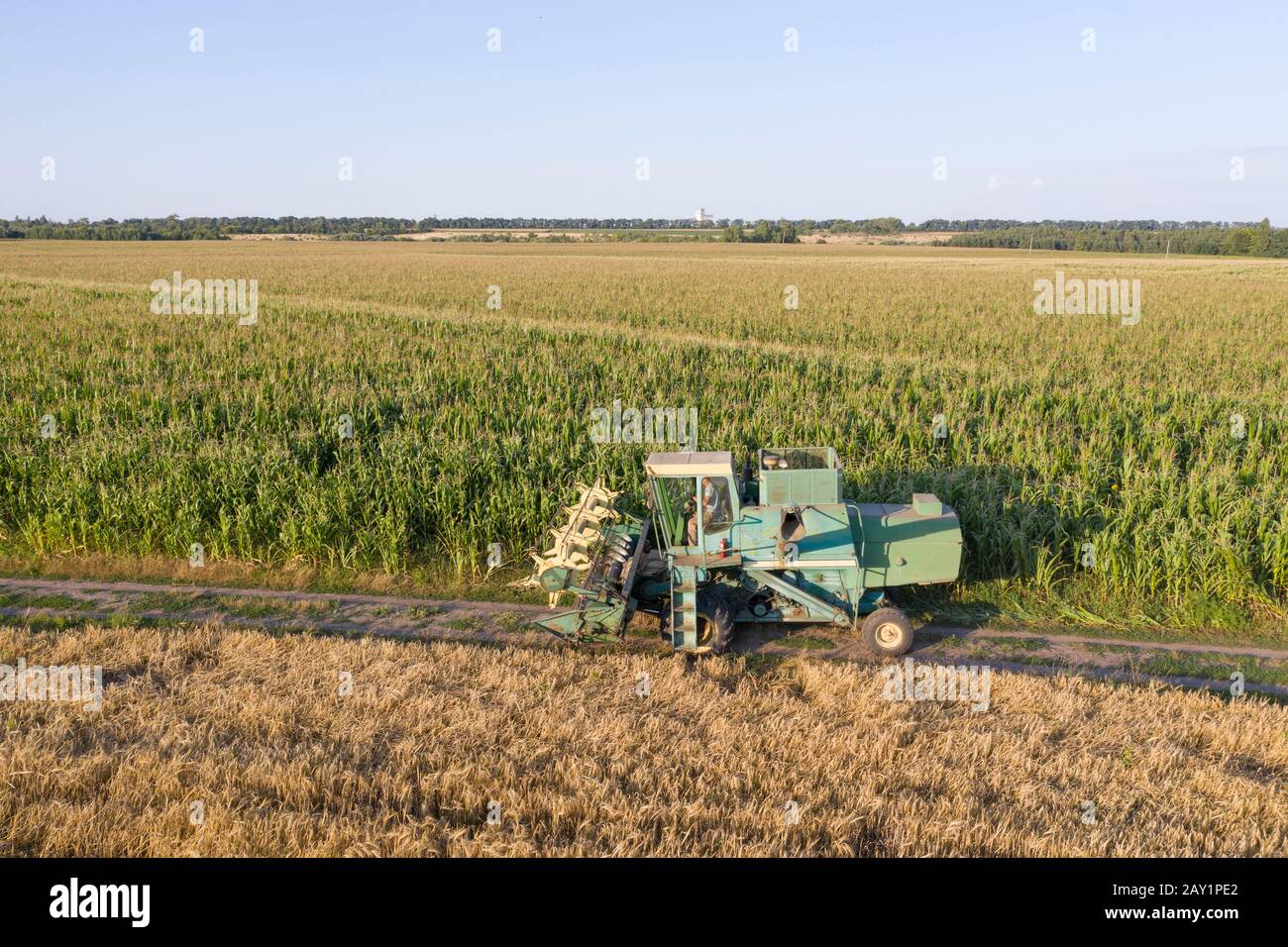 Modern rice harvesting hi-res stock photography and images - Alamy