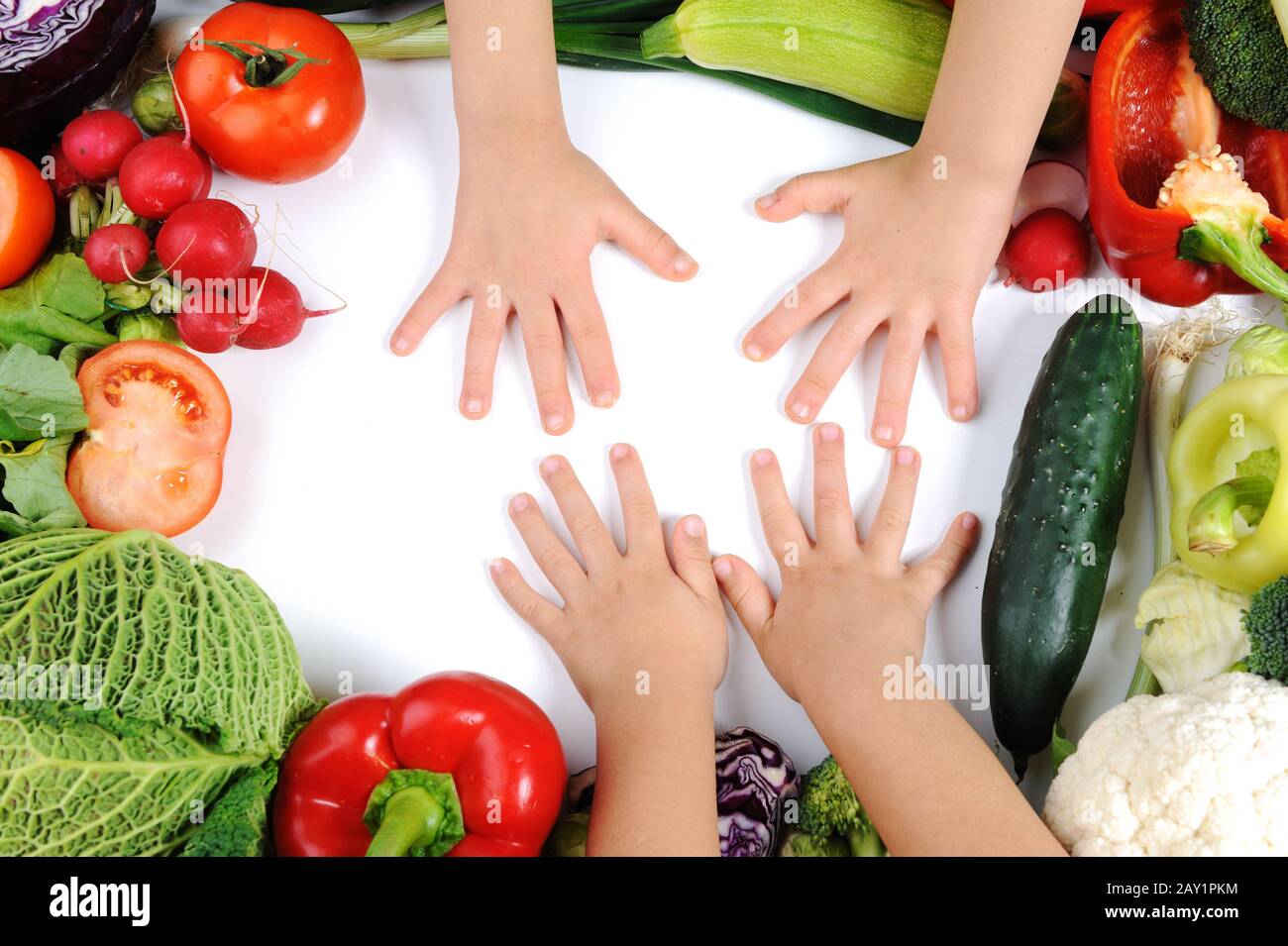 Children and vegetables hi-res stock photography and images - Alamy