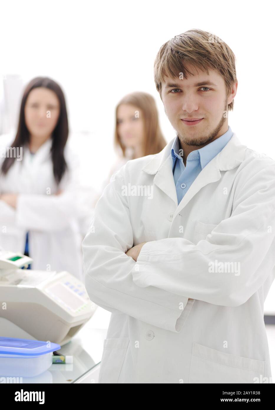 Group of scientists standing at the laboratory Stock Photo - Alamy