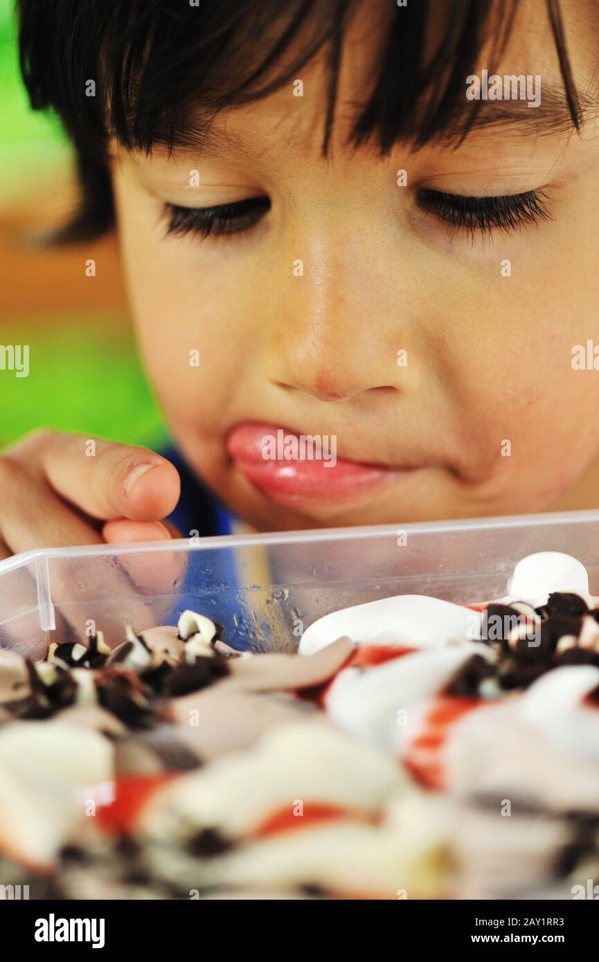 Ice cream temptation Stock Photo - Alamy