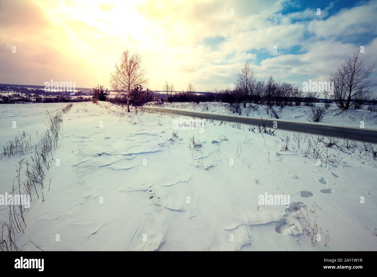 Deep snow by road hi-res stock photography and images - Alamy