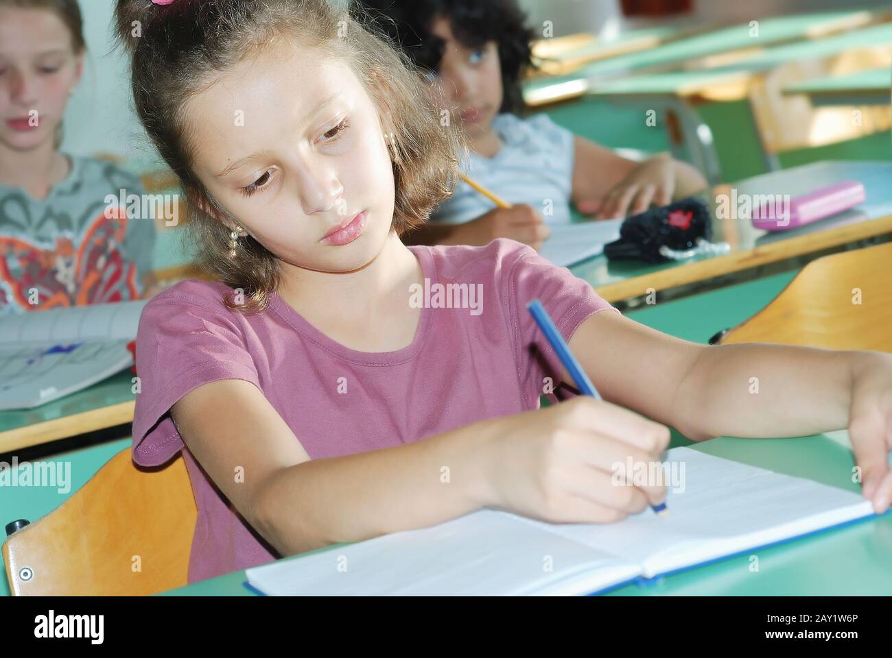 Pupil activities in the classroom at school Stock Photo - Alamy