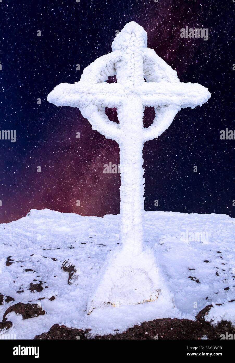Cross on mountain hi-res stock photography and images - Alamy