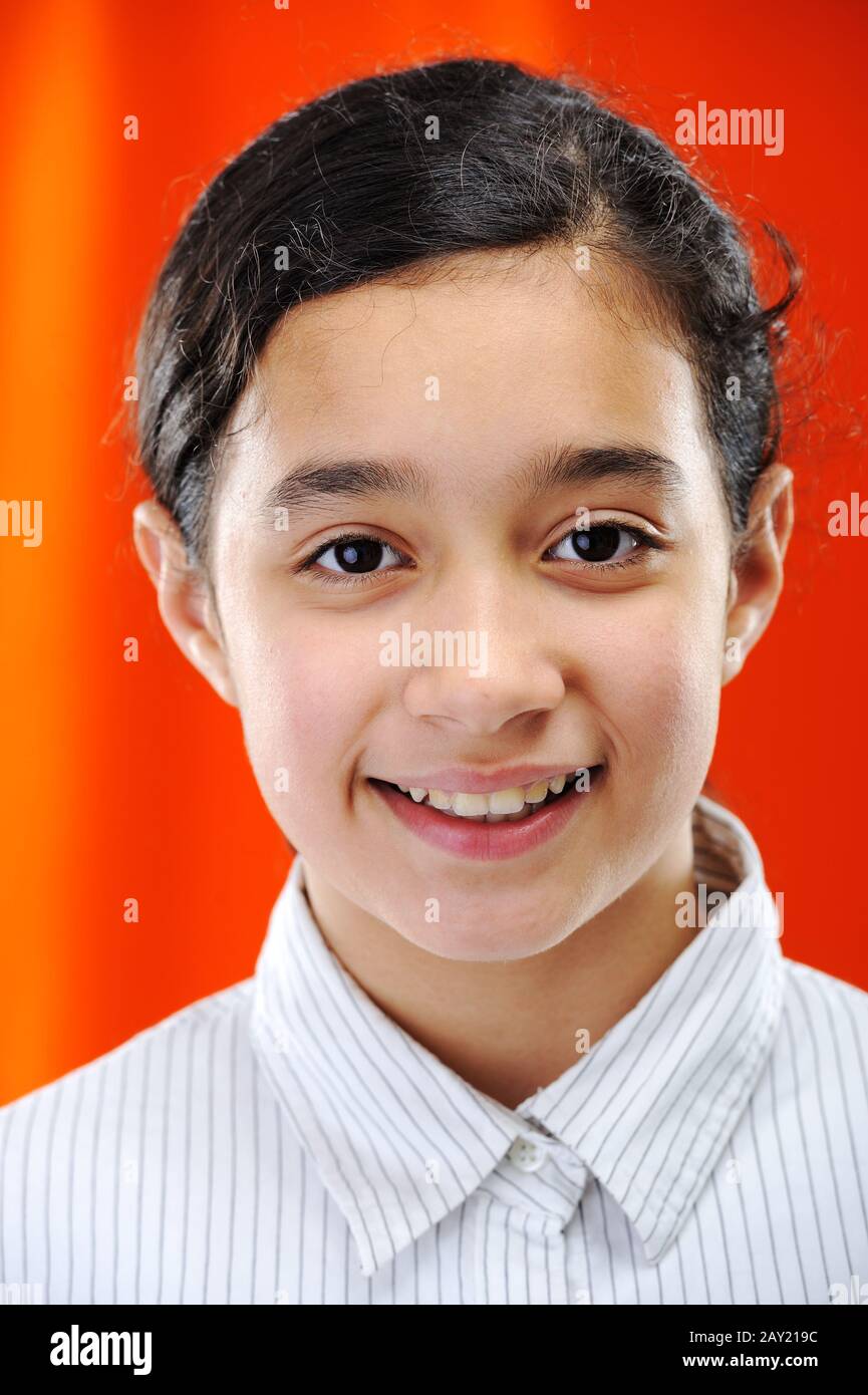 Arabic girl preteen hi-res stock photography and images - Alamy