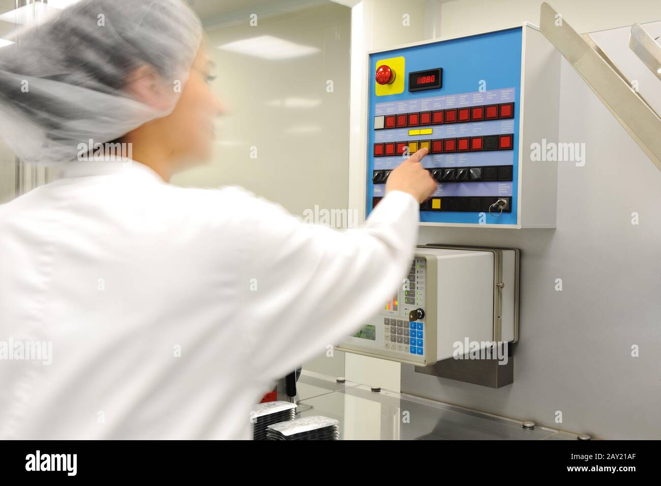 Switch to manual workshop hi-res stock photography and images - Alamy