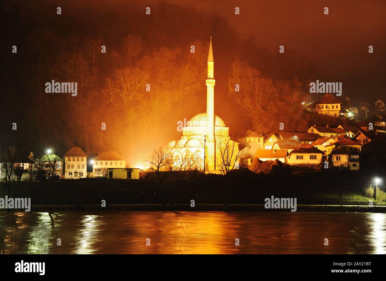 mosque in night Stock Photo - Alamy