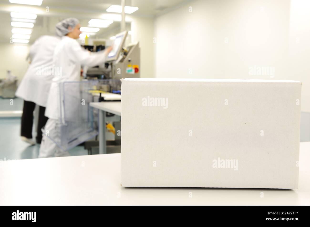 Automated storage warehouse white hi-res stock photography and images ...