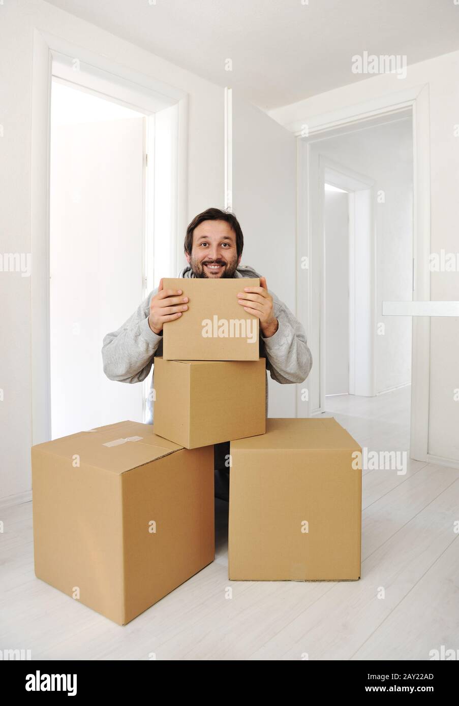 Moving man hi-res stock photography and images - Alamy