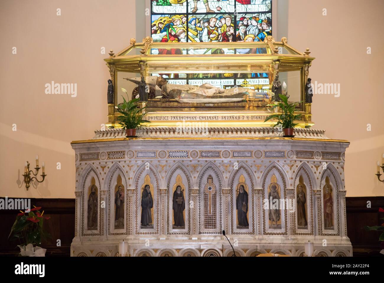 The glass sarcophagus of Saint Ubaldo in Baroque Basilica di Sant ...