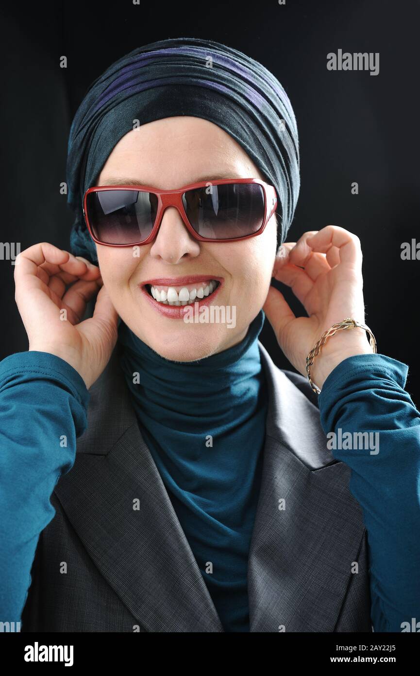 European muslim veil hi-res stock photography and images - Alamy