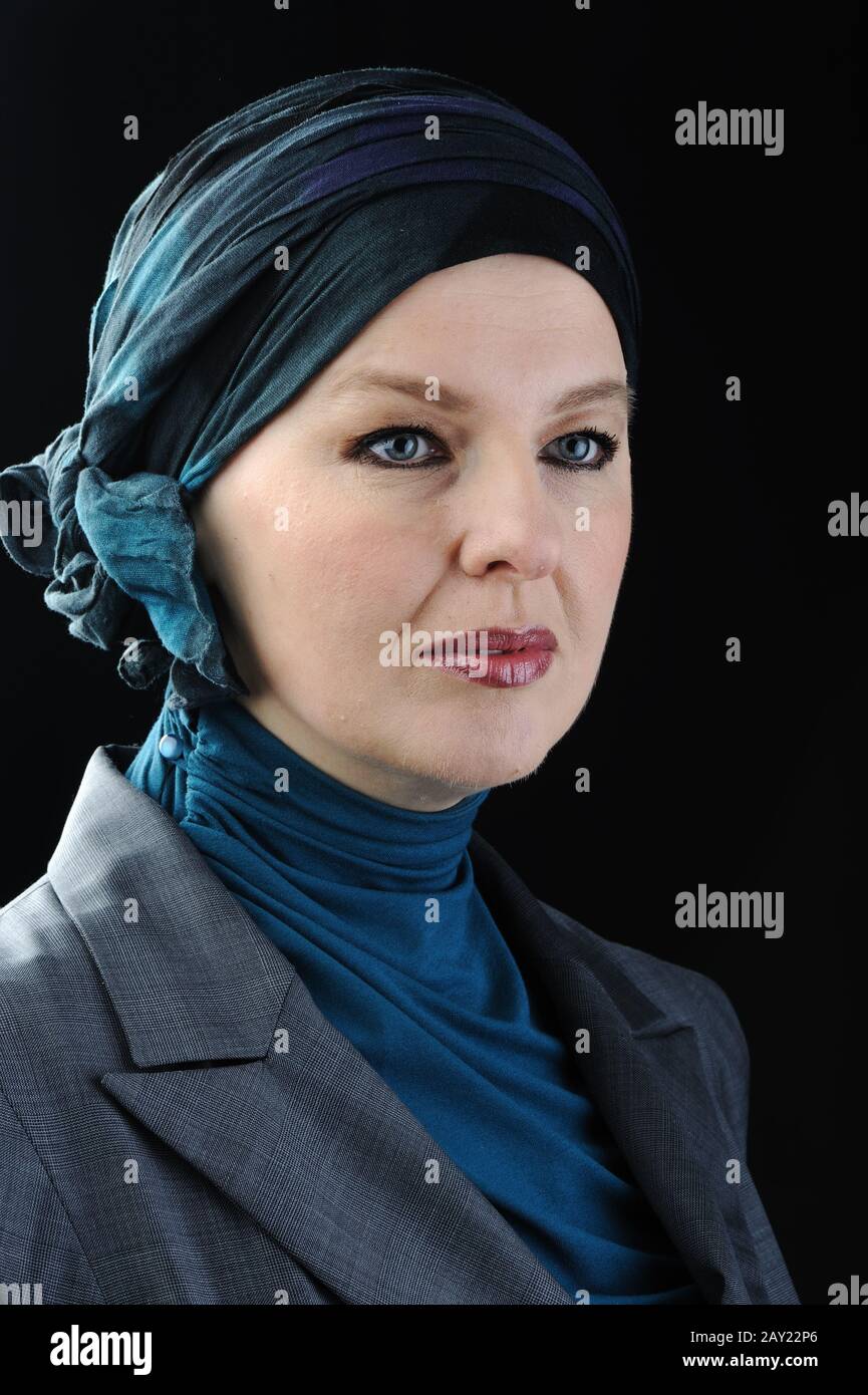 European muslim woman hi-res stock photography and images - Alamy