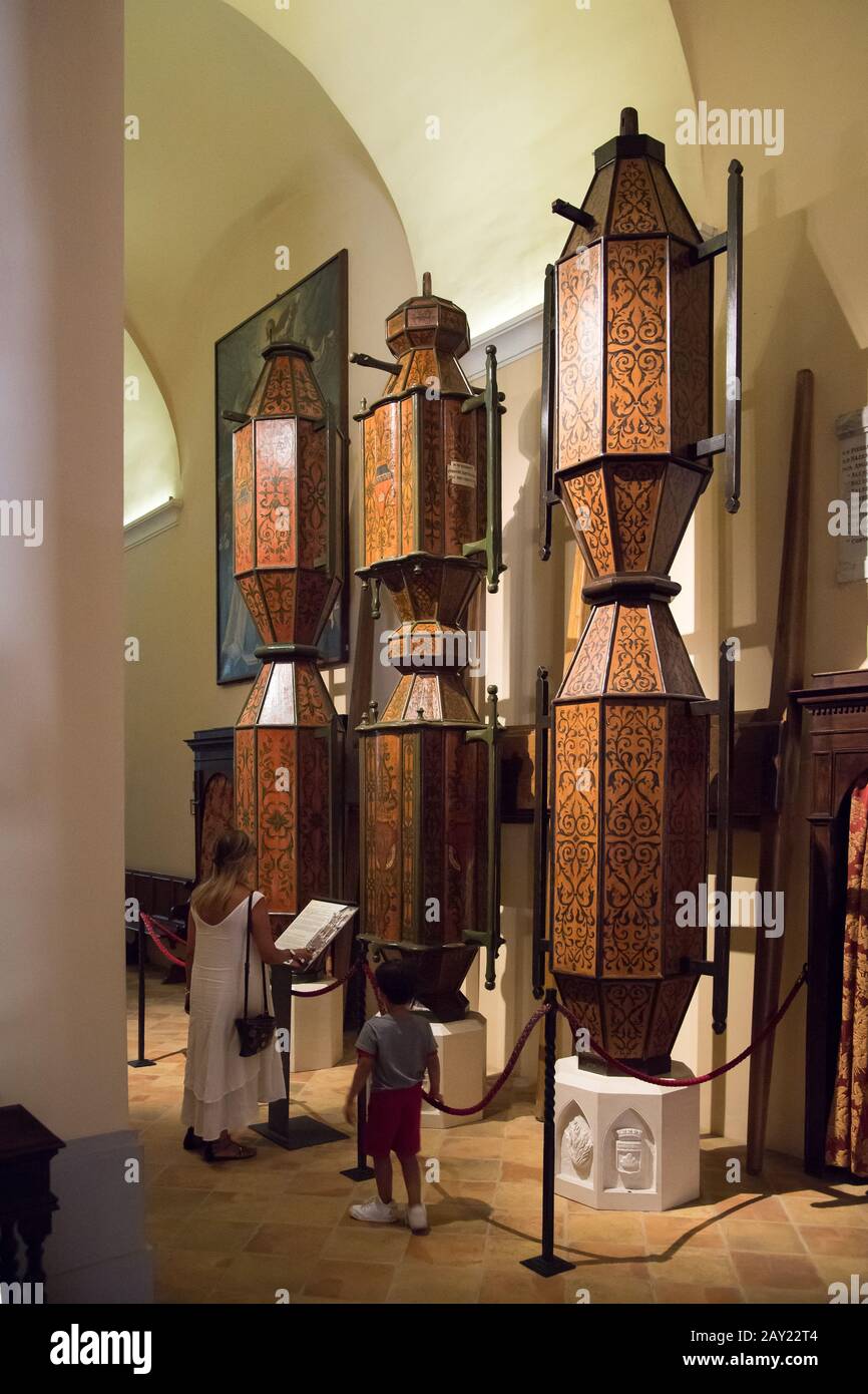 Saint ubaldo day statue hi-res stock photography and images - Alamy