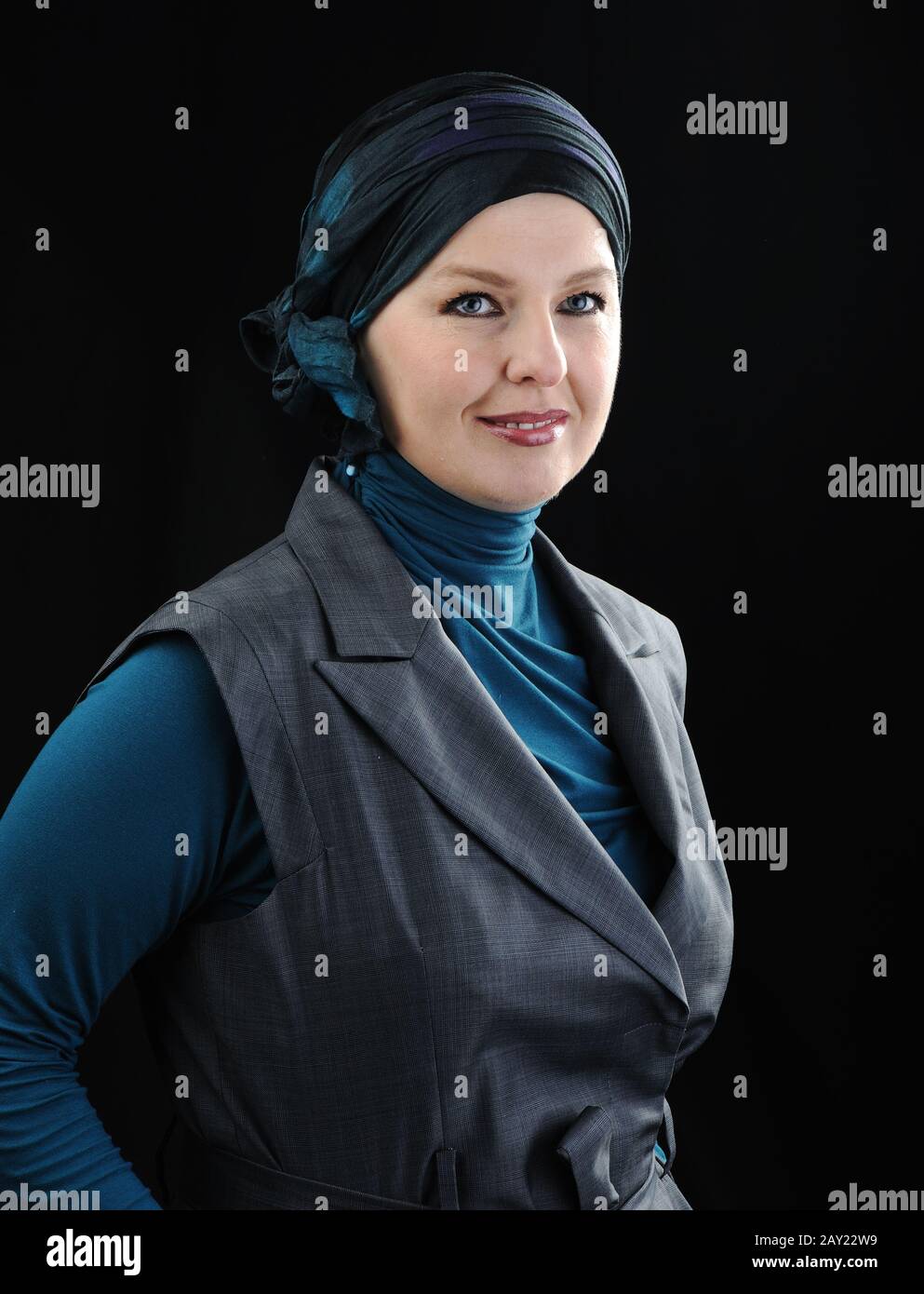 European muslim woman hi-res stock photography and images - Alamy