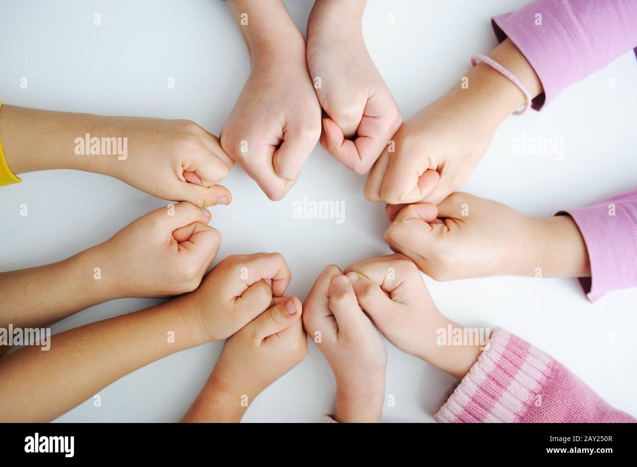 Linking hands hi-res stock photography and images - Alamy