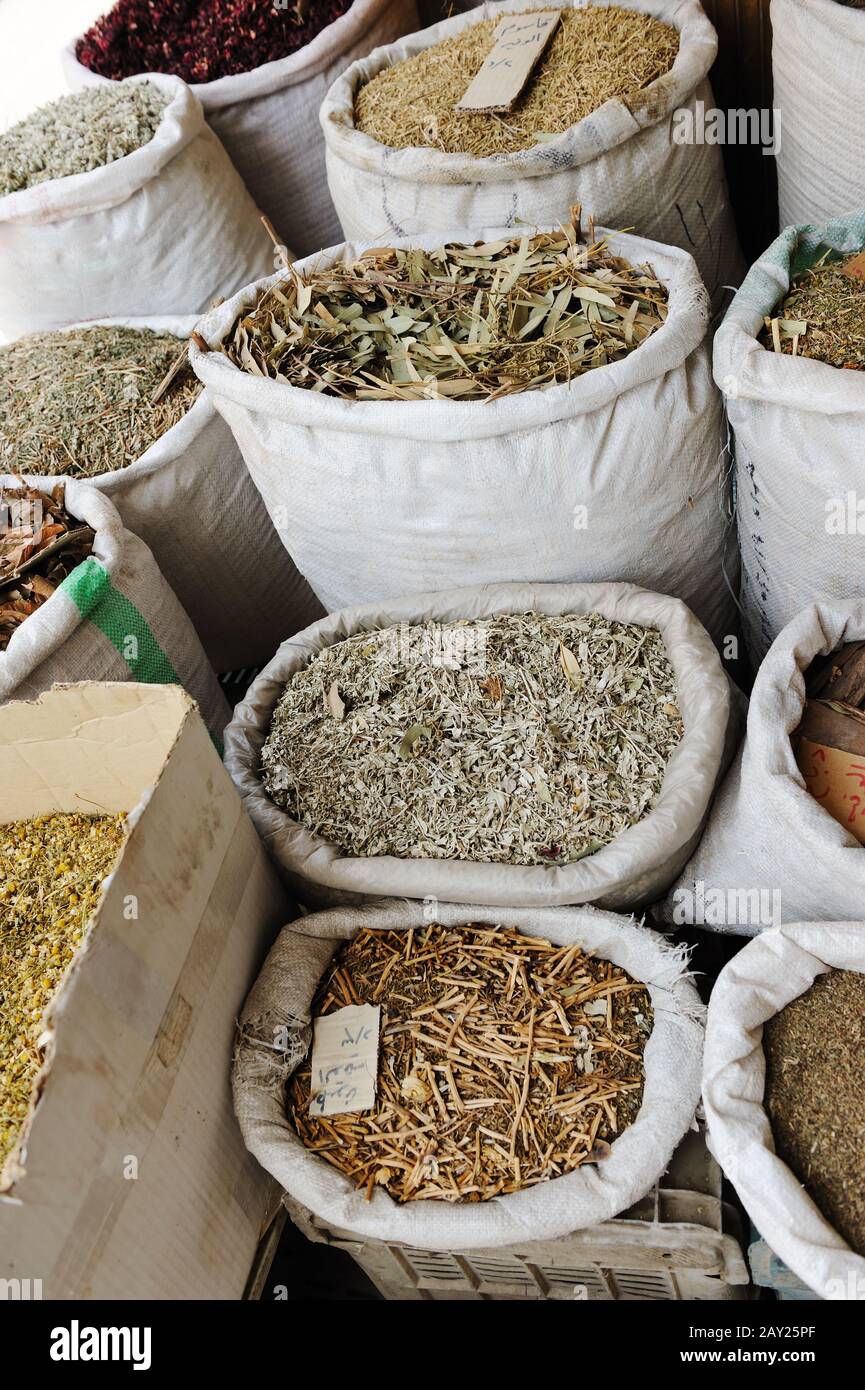 Bulk spices display hi-res stock photography and images - Alamy