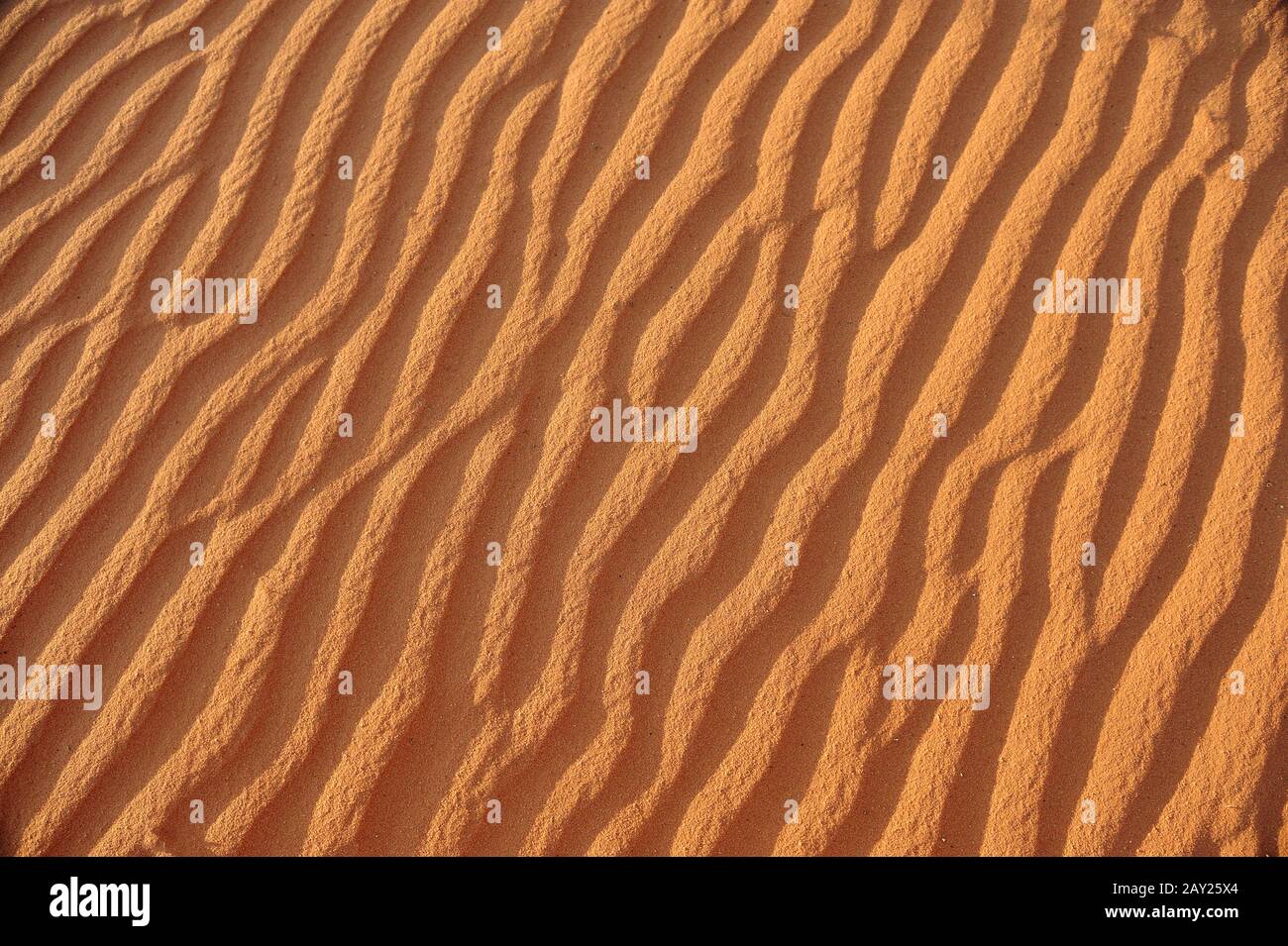 Brown wave patterns hi-res stock photography and images - Alamy