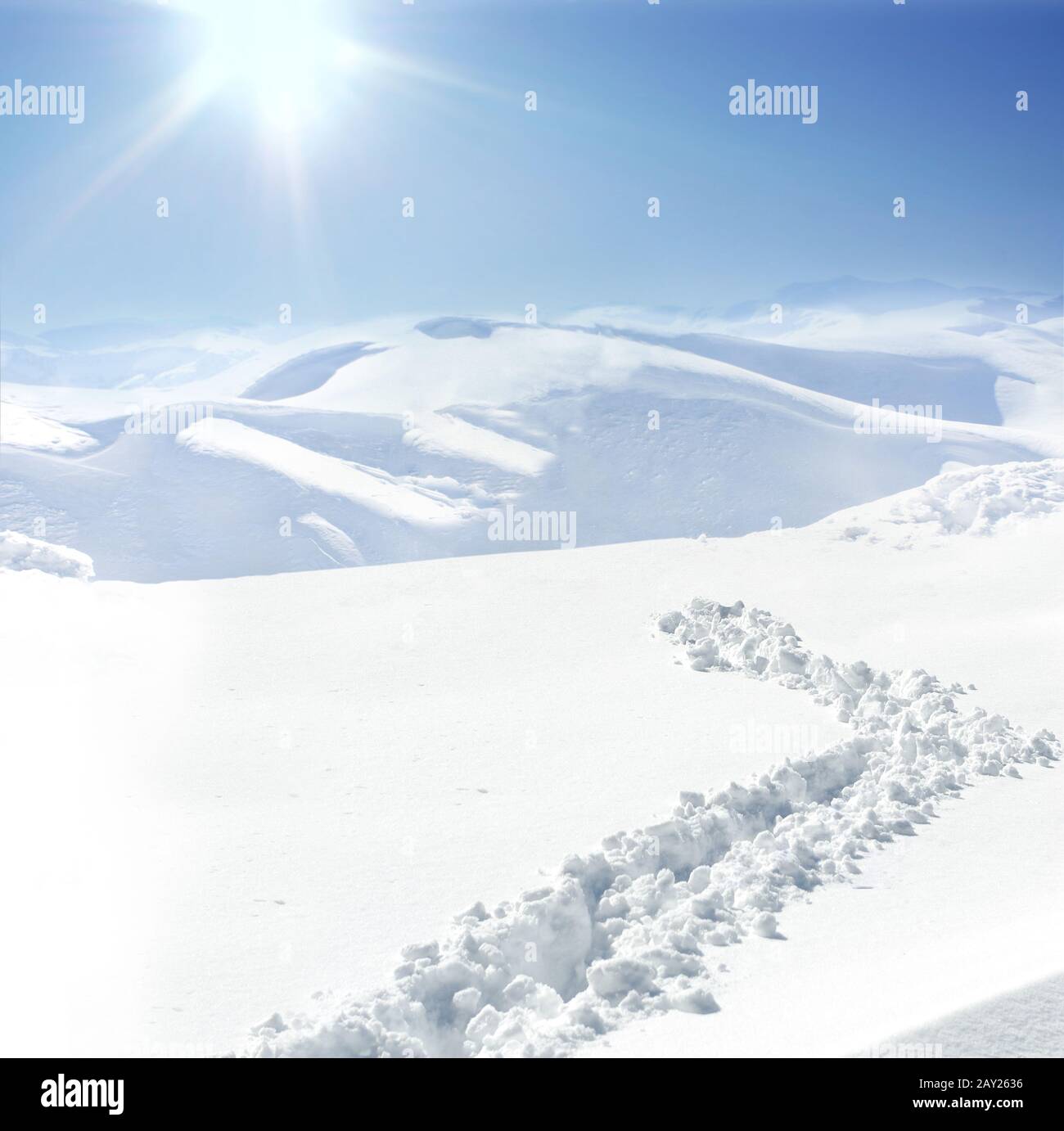 Child winter back sun hi-res stock photography and images - Alamy