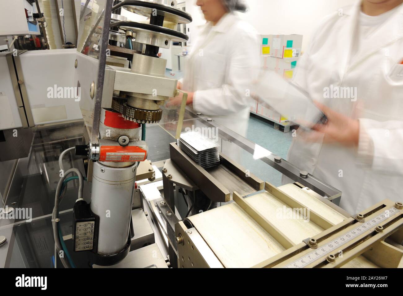 Automated production line in modern factory Stock Photo - Alamy