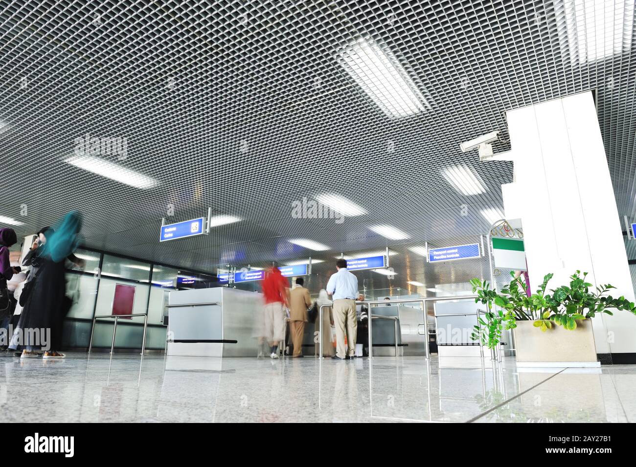 People on airport Stock Photo - Alamy