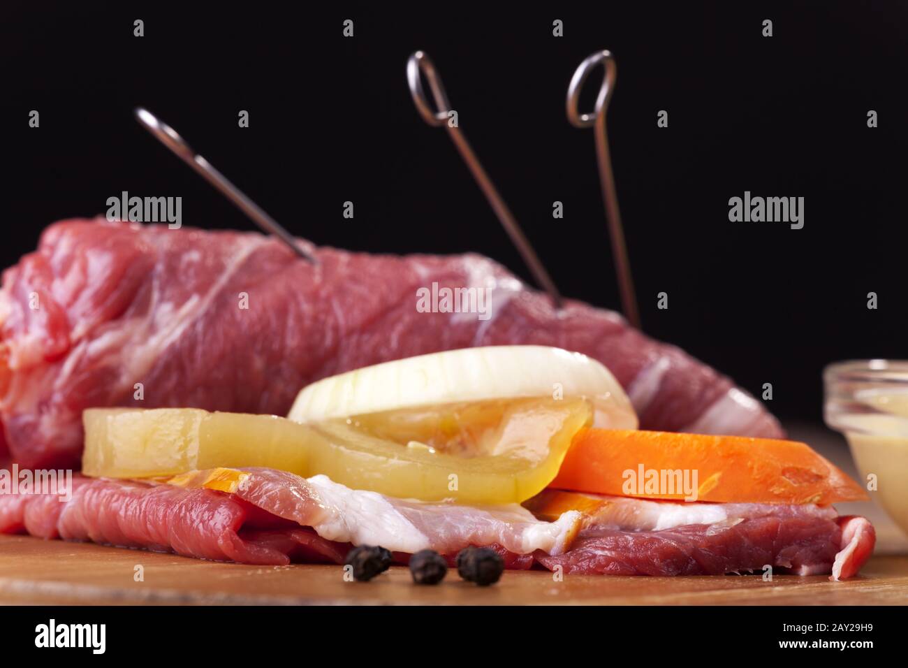 Rohe roulade und zutaten hi-res stock photography and images - Alamy