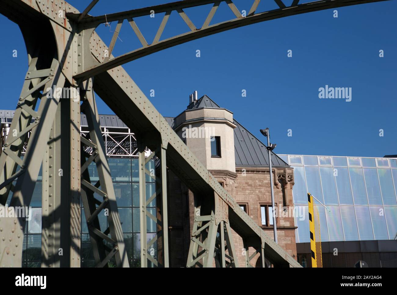 Turntable bridge at Rheinauhafen harbour Stock Photo - Alamy