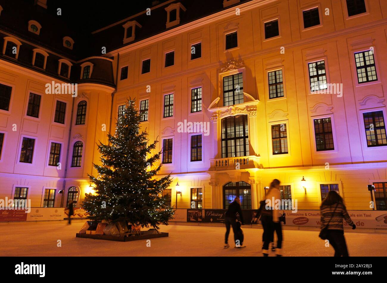 Christmas skating rink Stock Photo - Alamy
