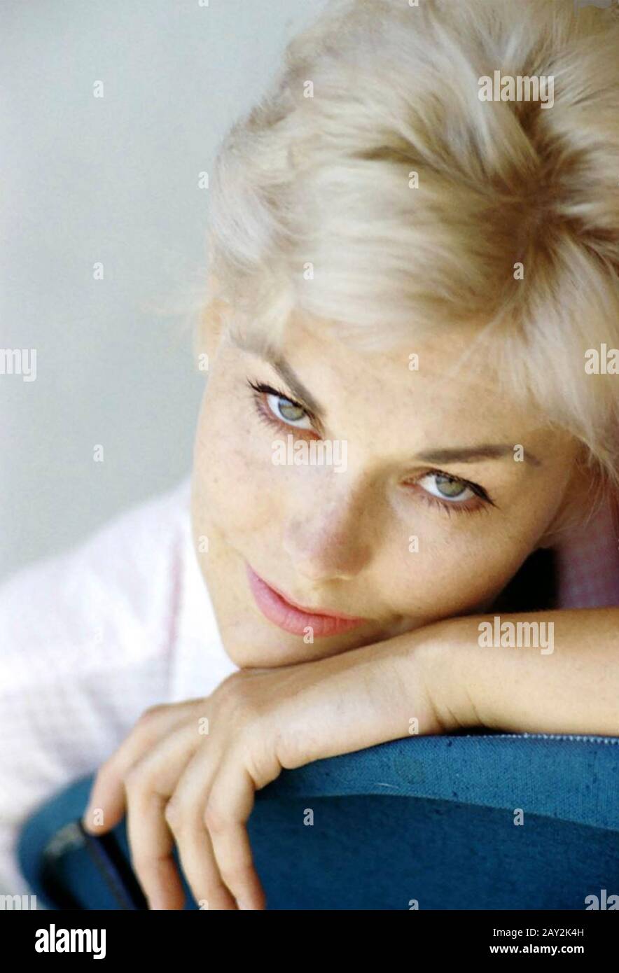 KIM NOVAK American film actress about 1962 Stock Photo - Alamy