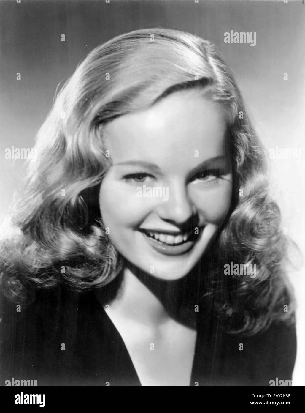 British actress 1950 hi-res stock photography and images - Alamy