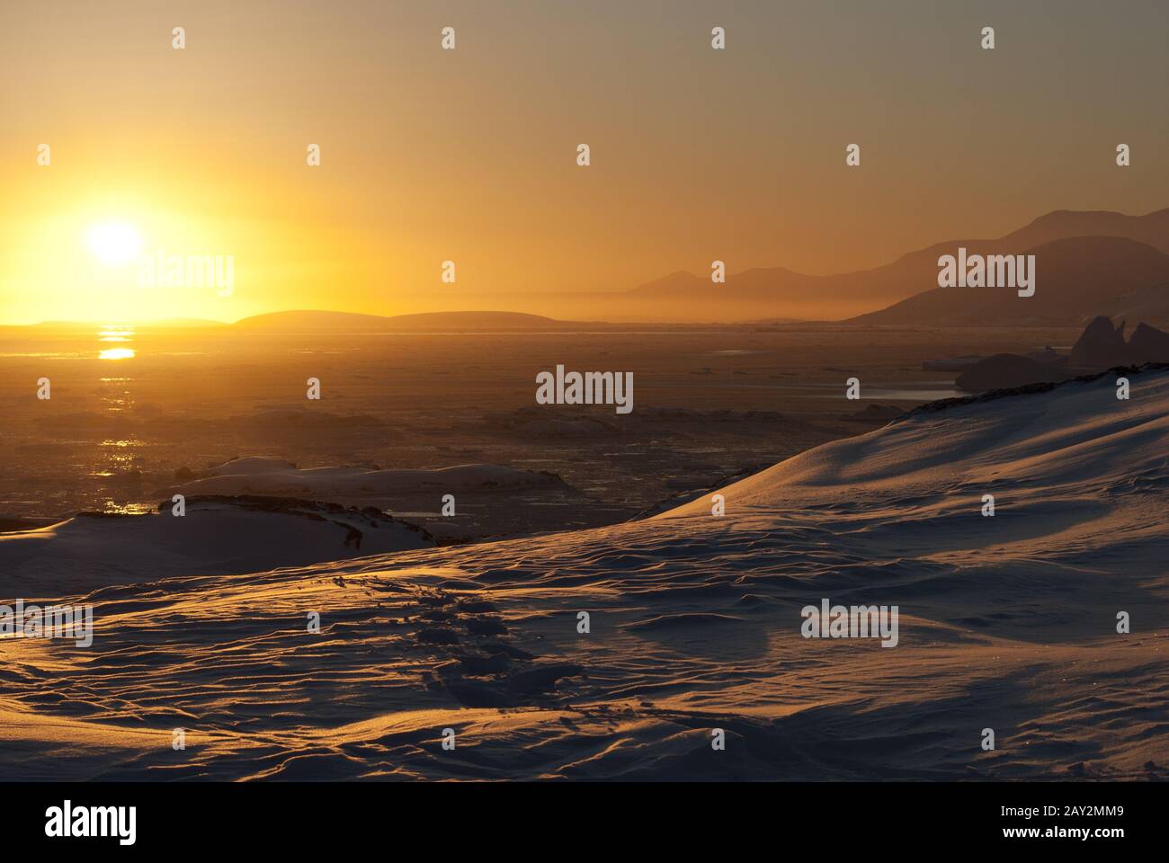 Antarctica night sky hi-res stock photography and images - Alamy