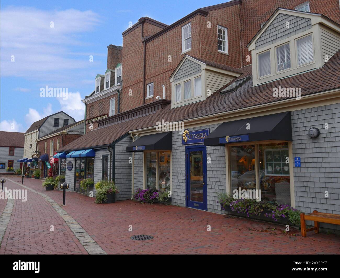 Shopping street in newport rhode hi-res stock photography and images ...