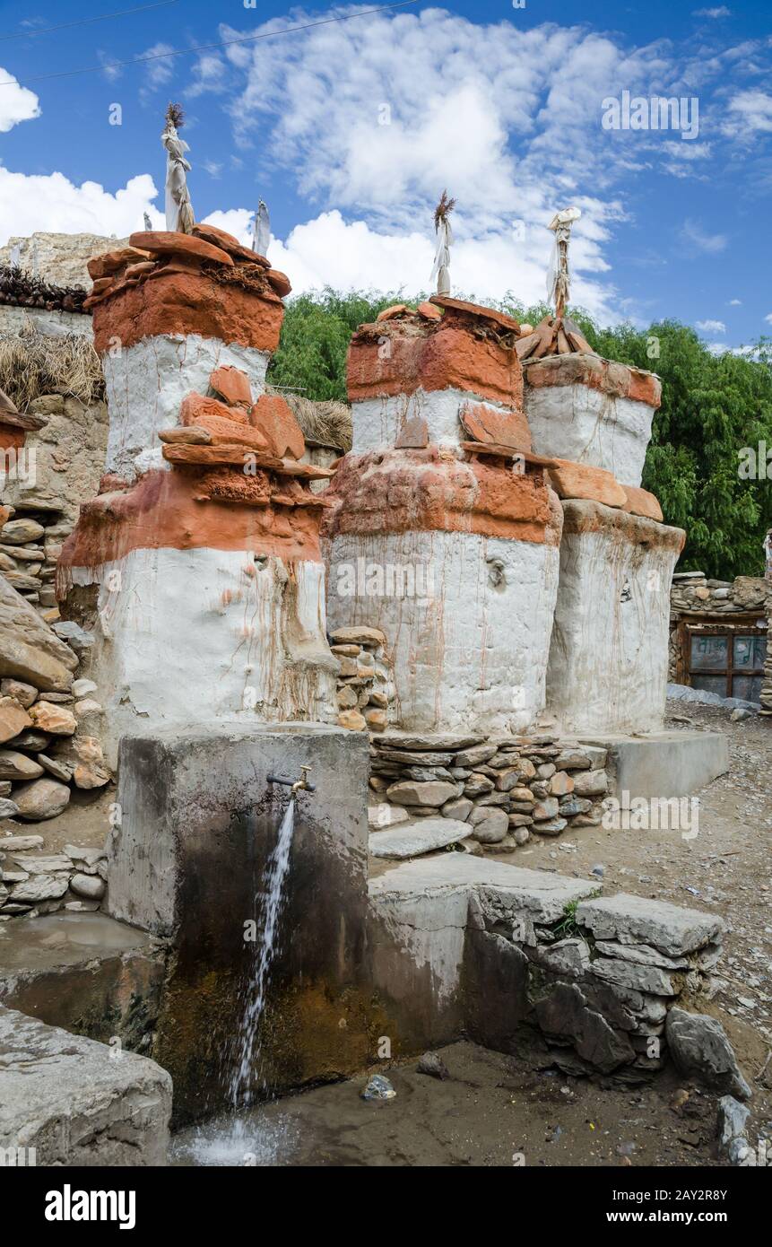 Nepal water supply hi-res stock photography and images - Alamy