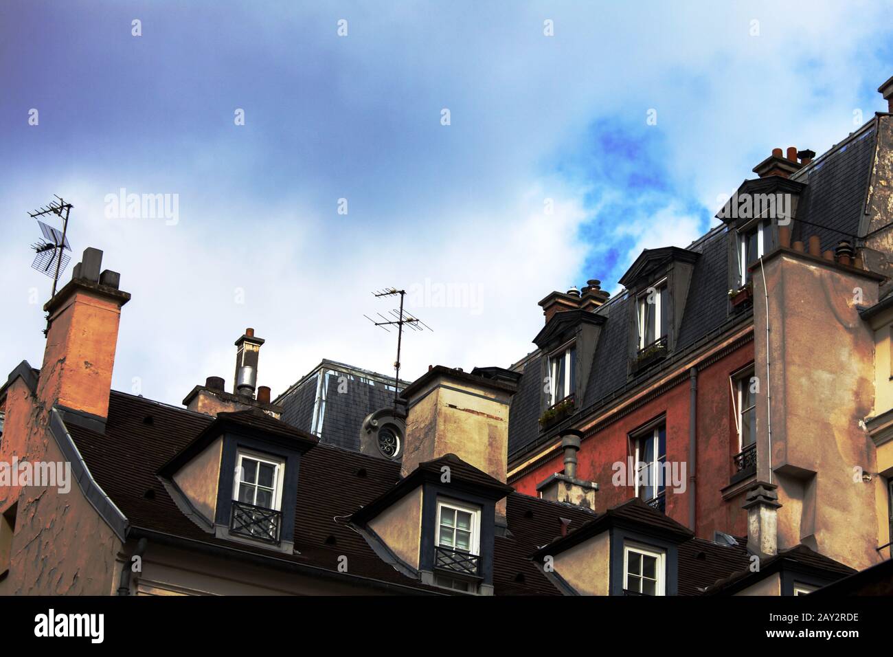 Typical parisian roofs hi-res stock photography and images - Alamy