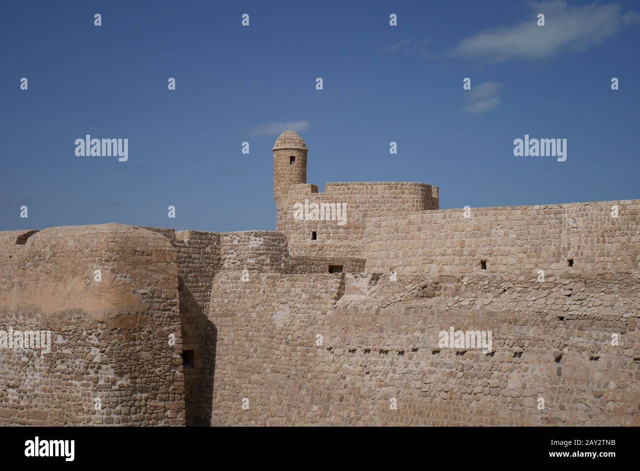 Fortified walls of the Bahrain Fort, Kingdom of Bahrain Stock Photo - Alamy