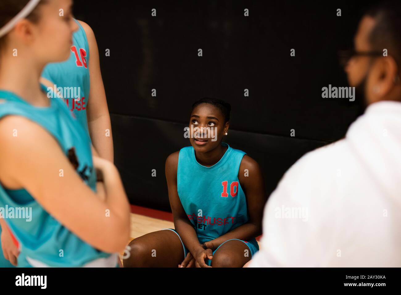 Female basketball players Stock Photo - Alamy