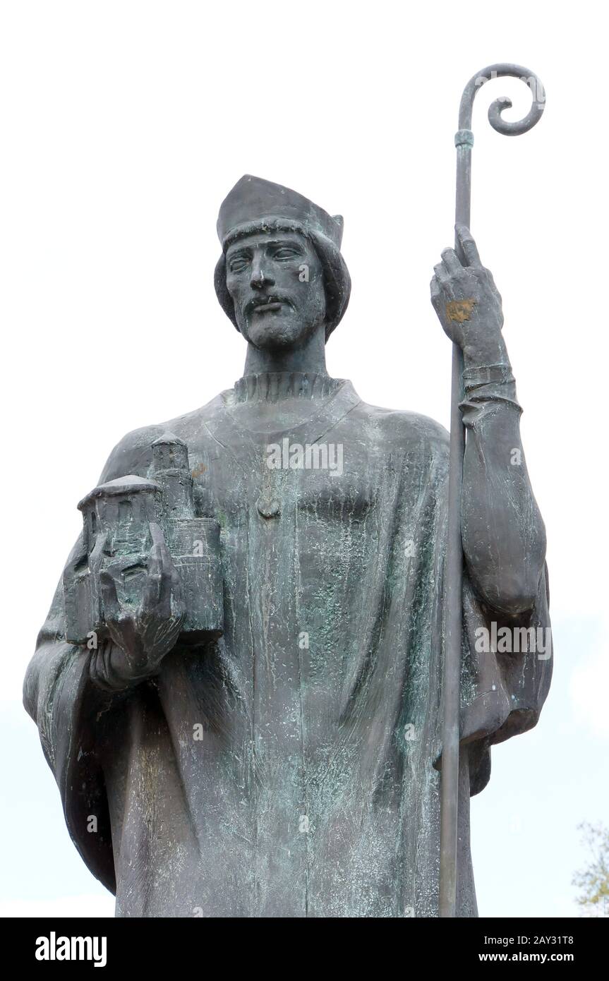 Liutwin statue in mettlach hi-res stock photography and images - Alamy