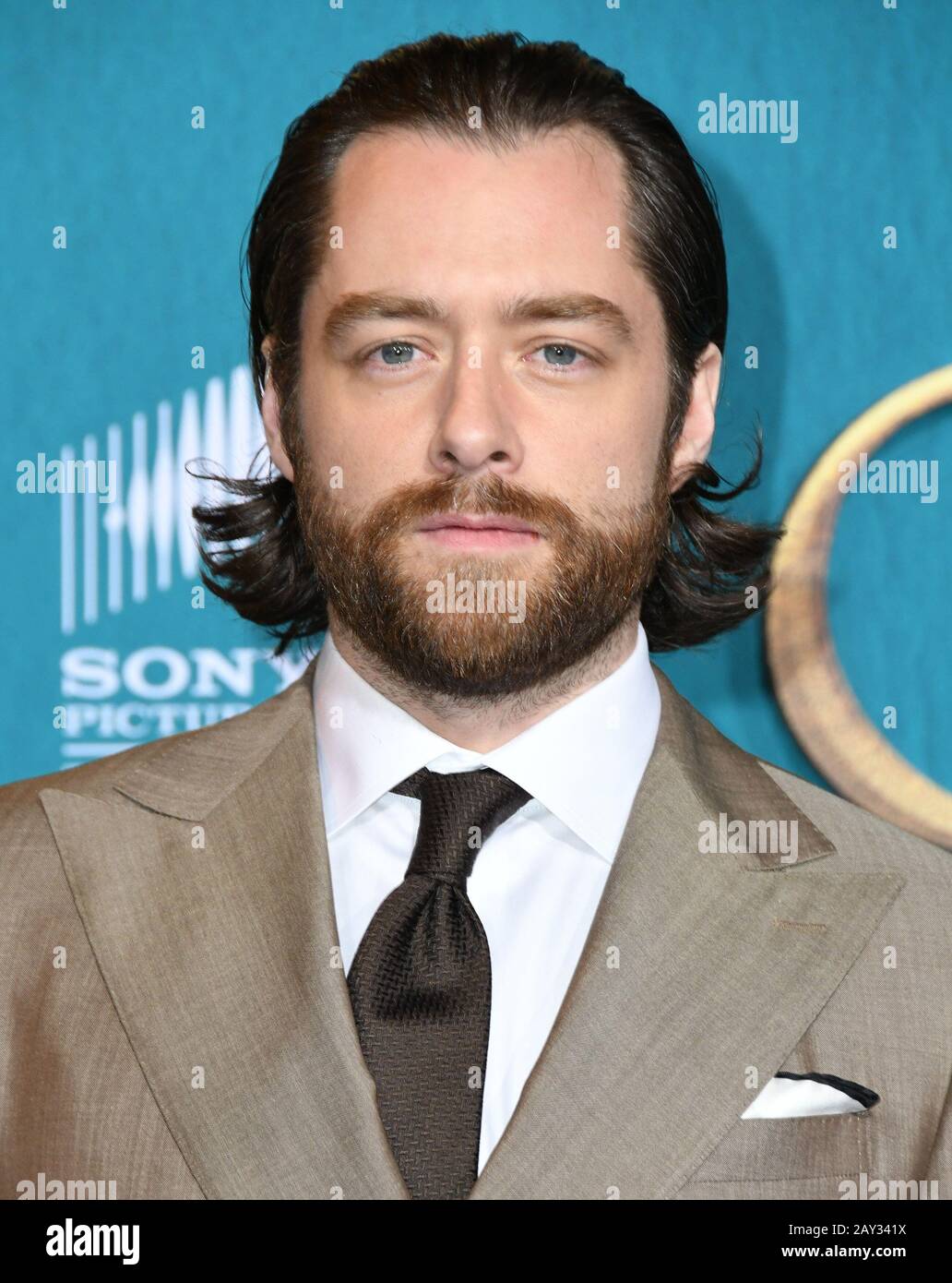 Richard rankin and outlander hi-res stock photography and images - Alamy