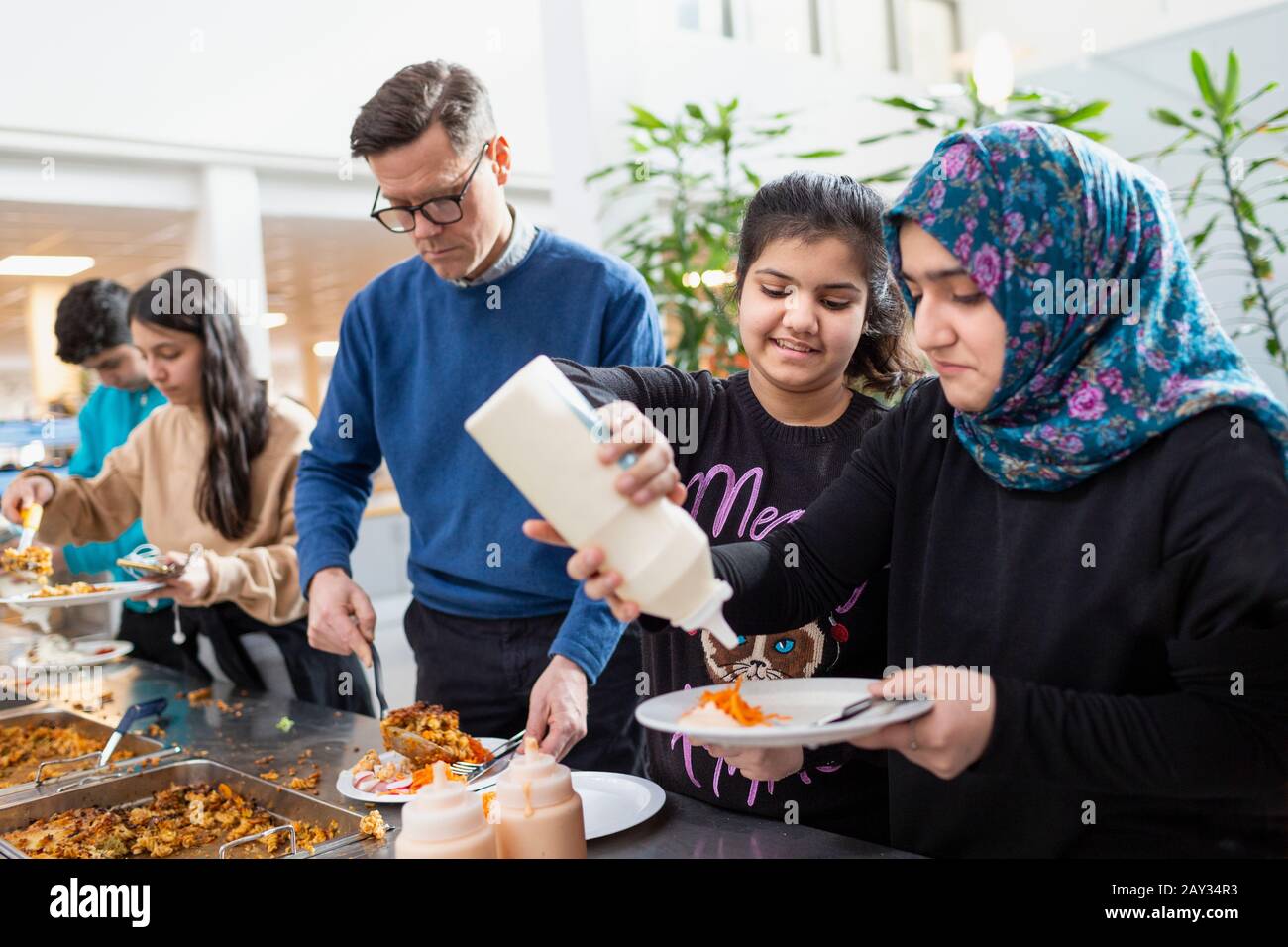 School dining hall hi-res stock photography and images - Alamy