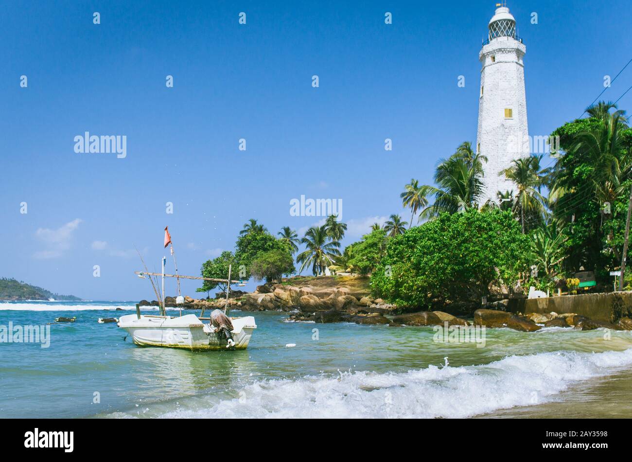 Beautiful beach and Dondra Head Lighthouse, Sri Lanka Stock Photo - Alamy