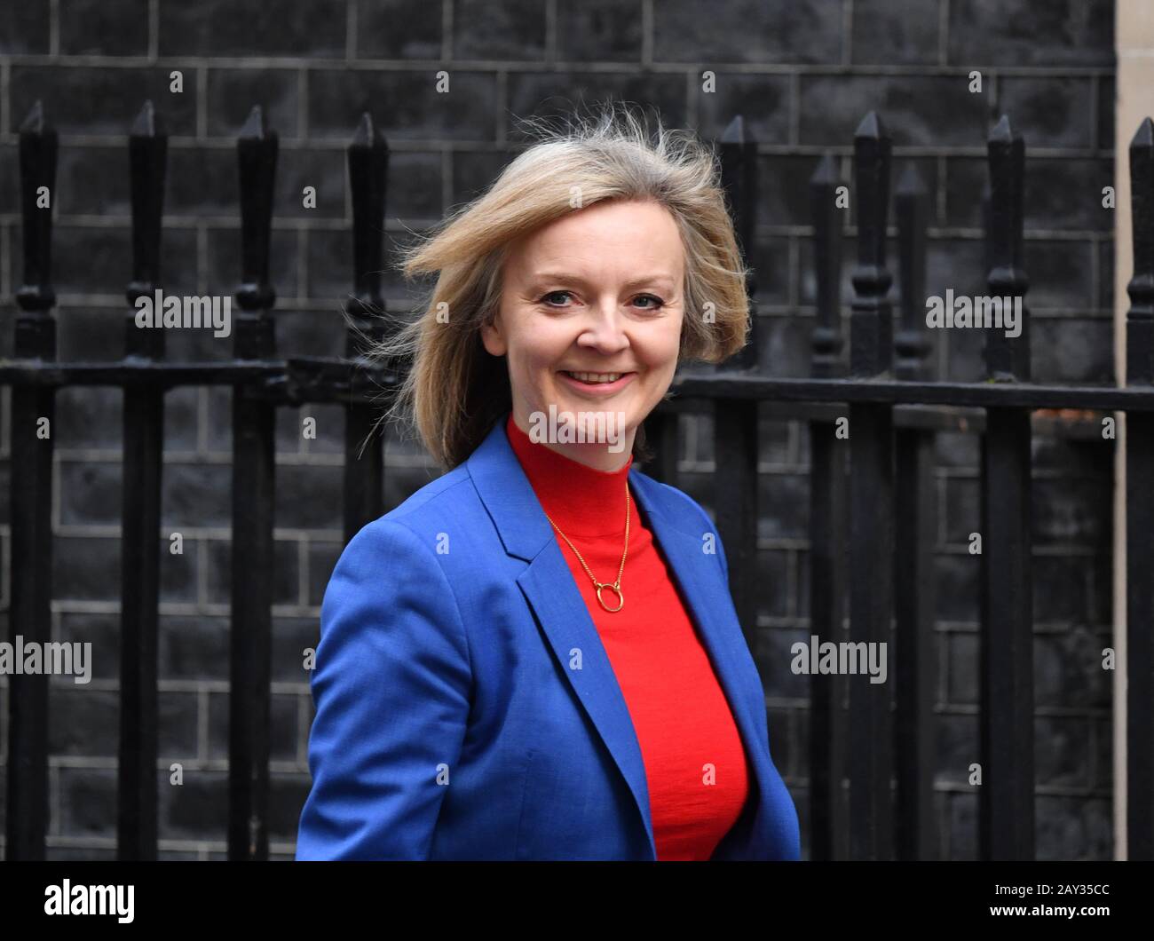 Elizabeth truss mp westminster hi-res stock photography and images - Alamy
